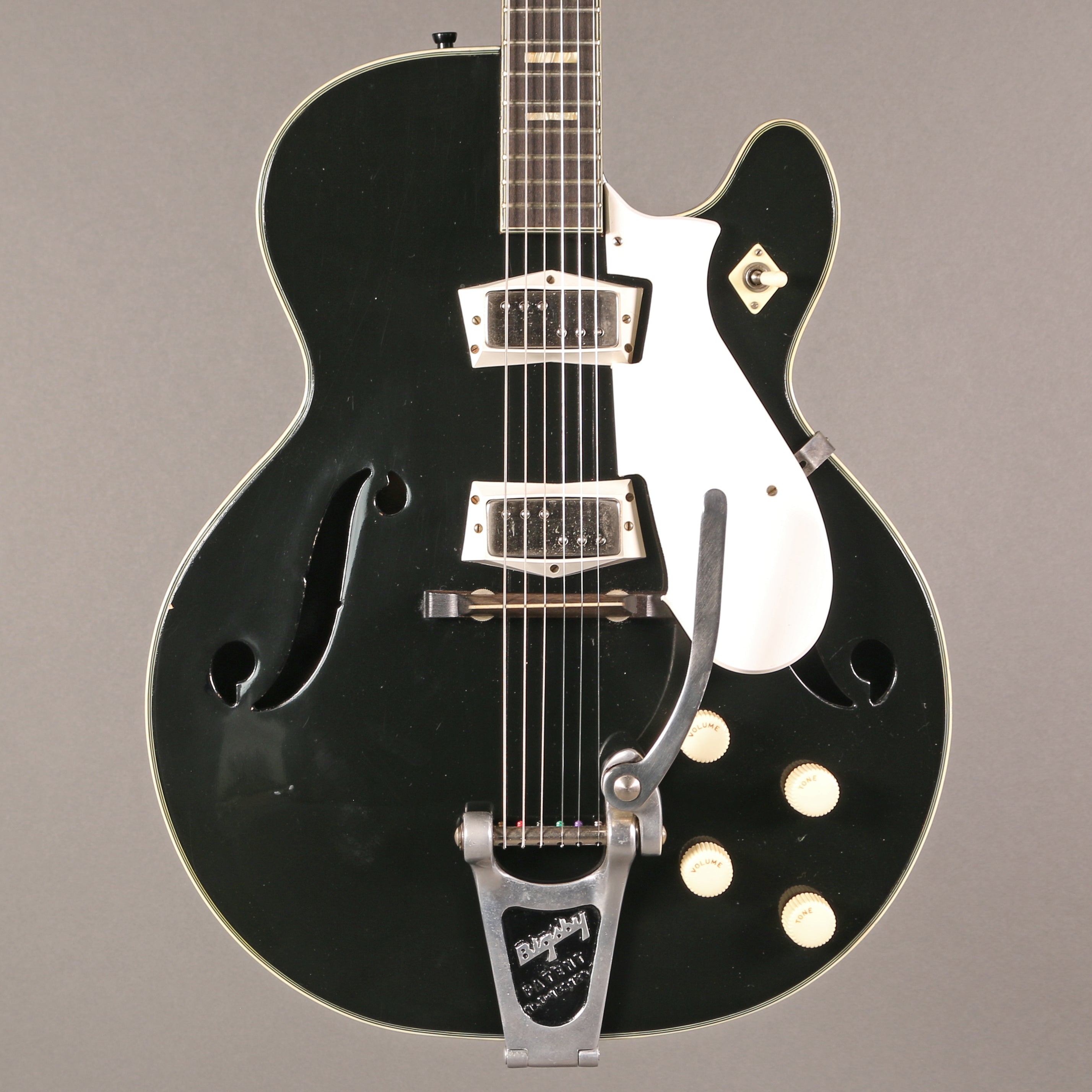 1963 Silvertone Model 1446 – Emerald City Guitars