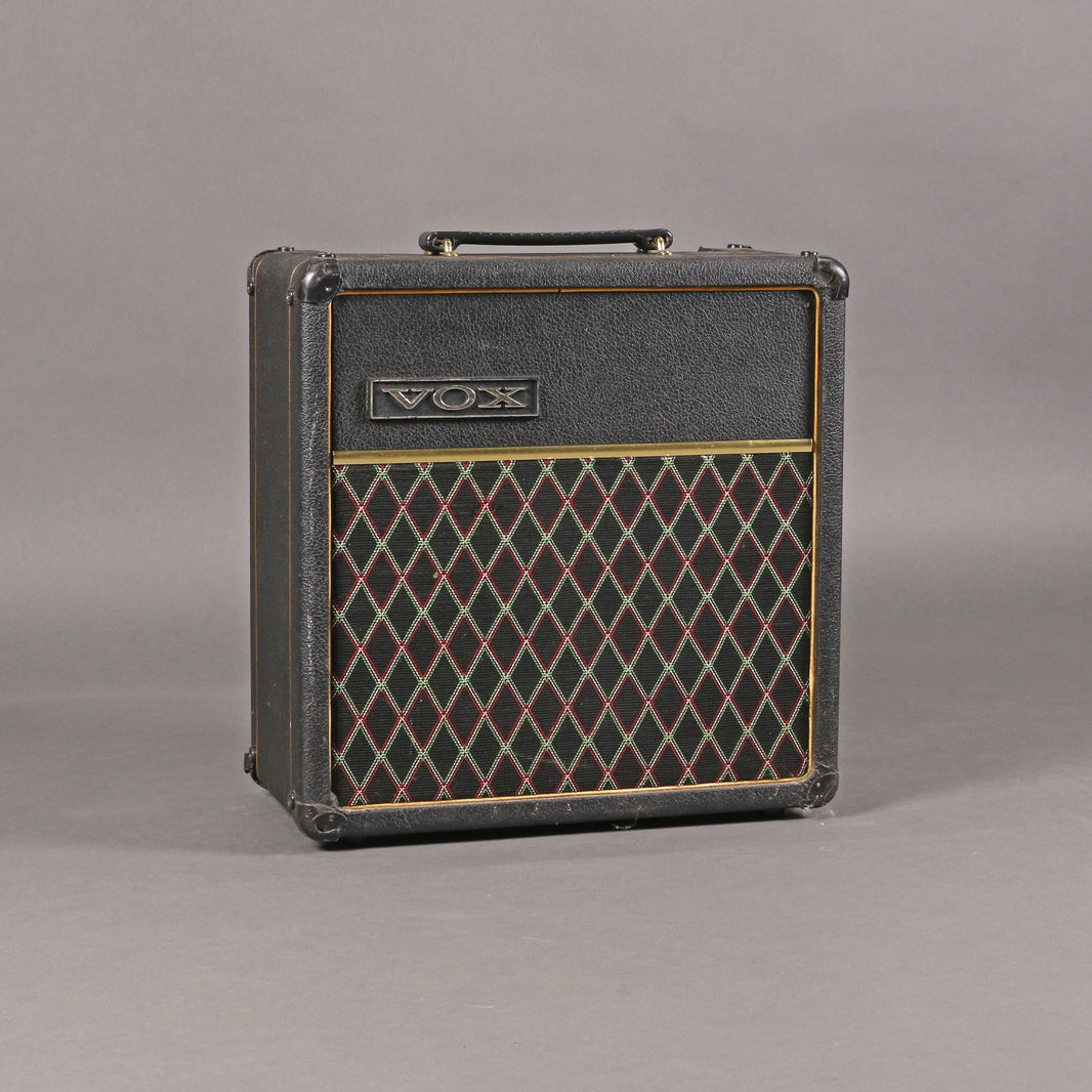 Amps | Shop Guitar and Bass Amplifiers | Fender, Marshall, Vox, Carr ...